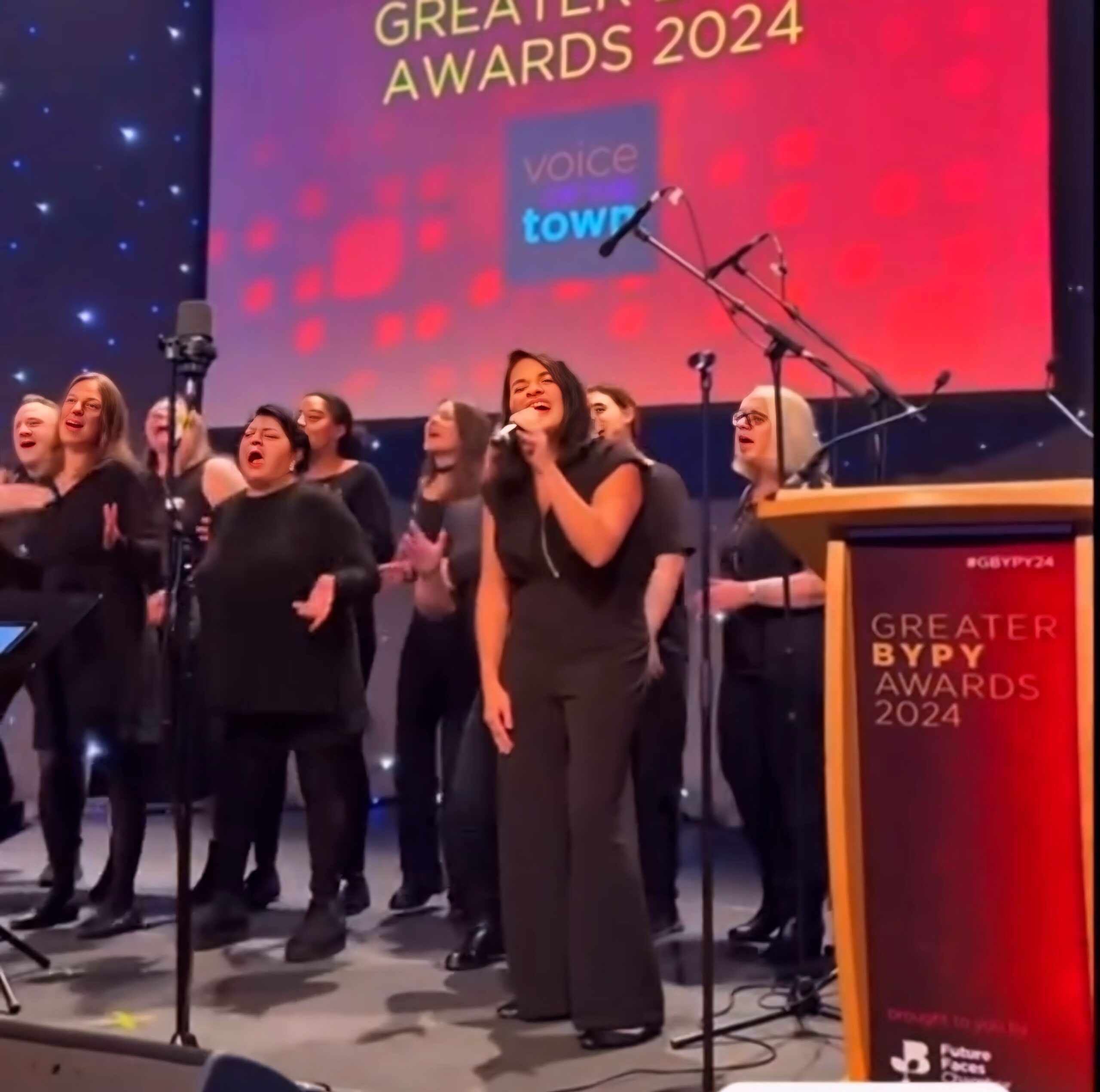 Birmingham Choir Live at The Balloon Christmas Tree Launch